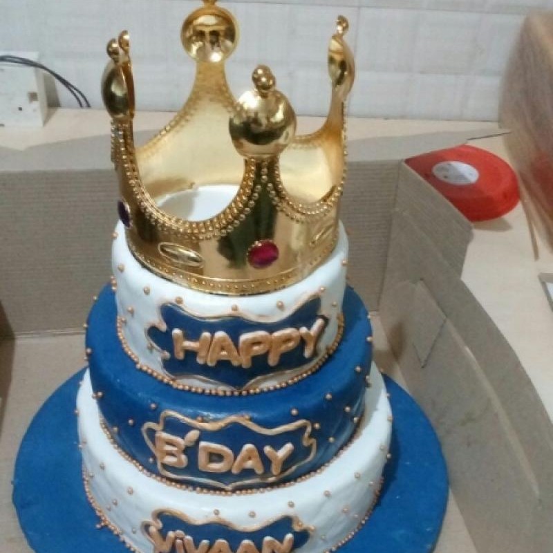 Kids Crown Fondant cake Truffles Cake
